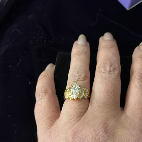 Avon | Jewelry | Vintage New Elizabeth Taylor For Avon Radiant Genuine ...